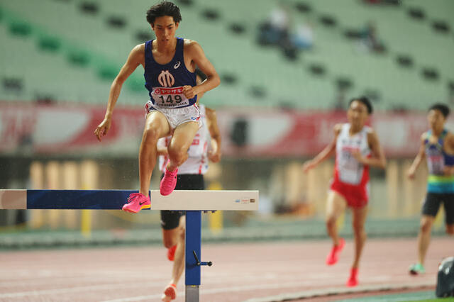 「世界」を目指す学生ランナーたちの日本選手権、三浦は3000m障害で3連覇 5000mは高水準の戦いの中、駒大の佐藤圭汰、中大の吉居大和が入賞 | JBpress autograph